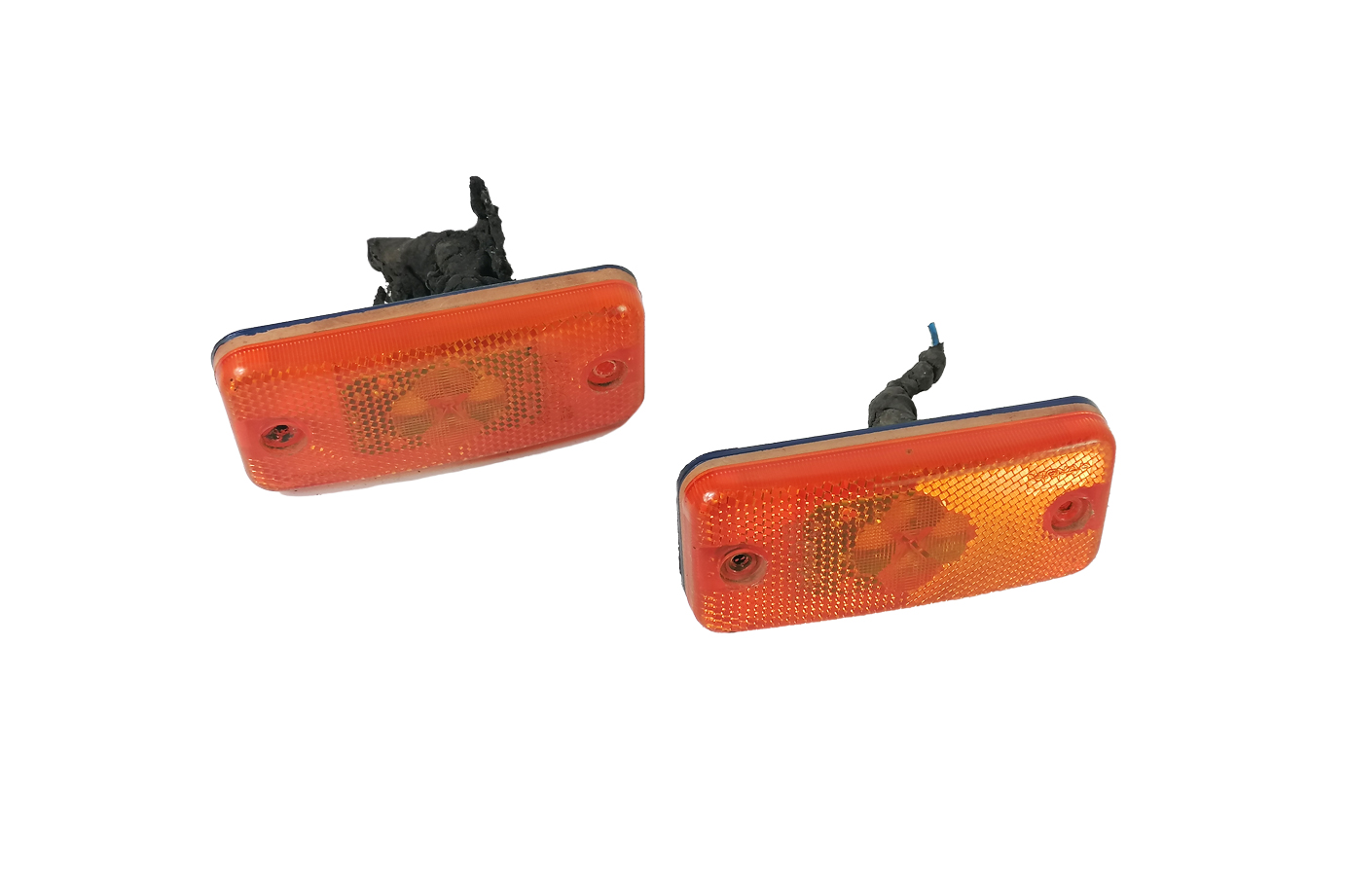 Width indicator lamps from Volvo buses in pairs; Size: About 11*5 cm ...
